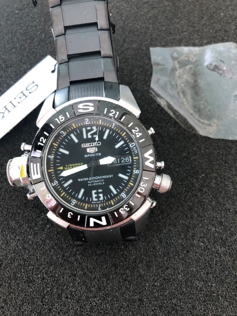 Seiko 5 Sports Automatic Map Meter SKZ231K1, Men's Fashion, Watches ...