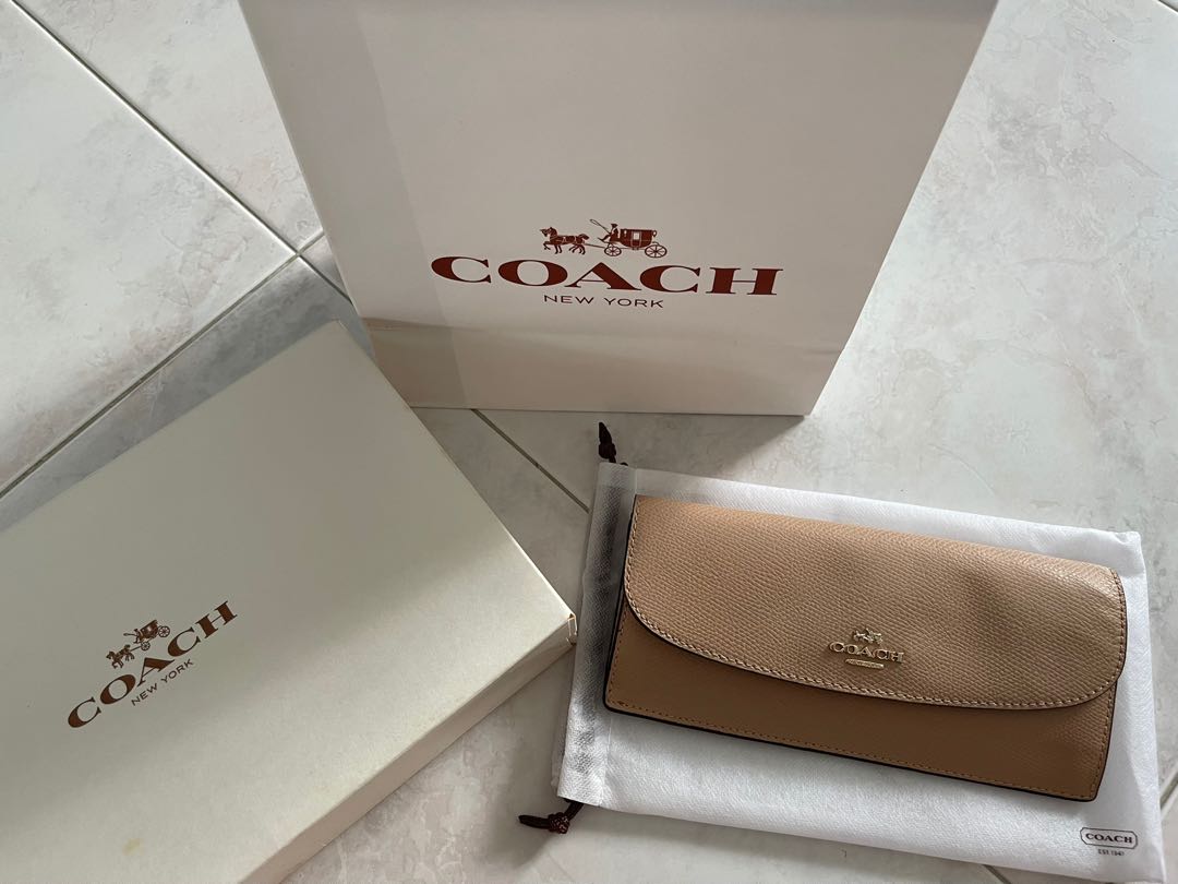 Coach leather soft wallet, Women's Fashion, Bags & Wallets, Wallets ...