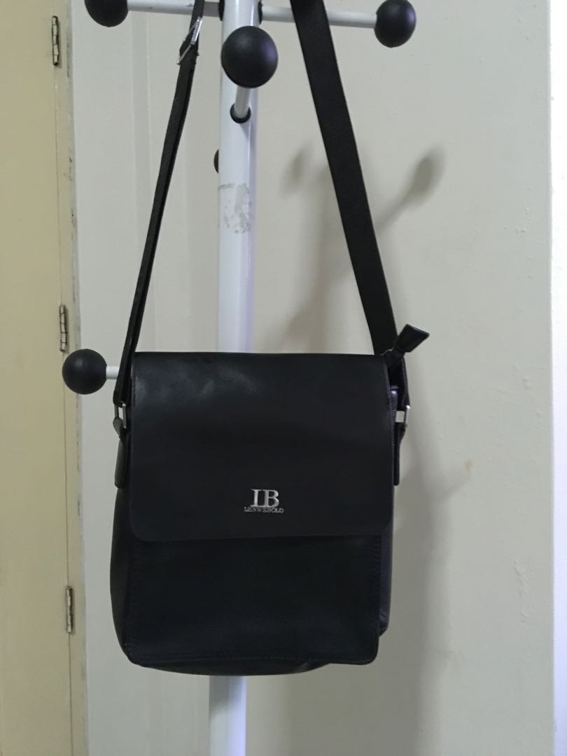 Lenwe Bolo Men Messenger Leather Bag, Men's Fashion, Bags, Sling Bags ...