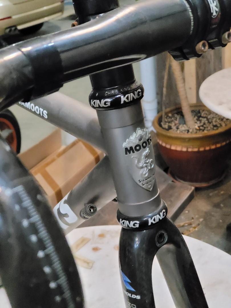 Moots Vamoots Titanium frame, Sports Equipment, Bicycles & Parts ...