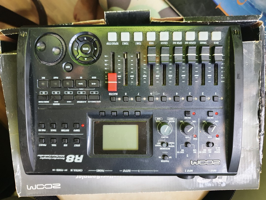 Zoom R8 multitrack recorder, Hobbies & Toys, Music & Media, Music ...