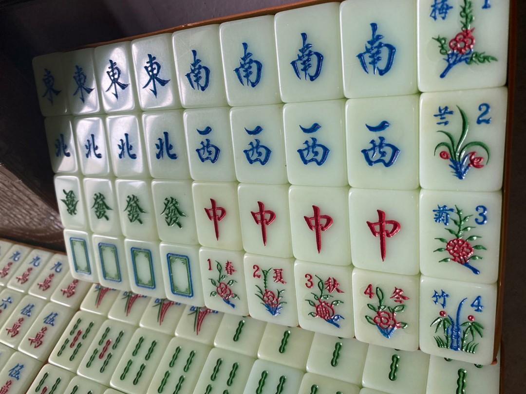 Jade Mahjong set - A1 Size, Hobbies & Toys, Toys & Games on Carousell