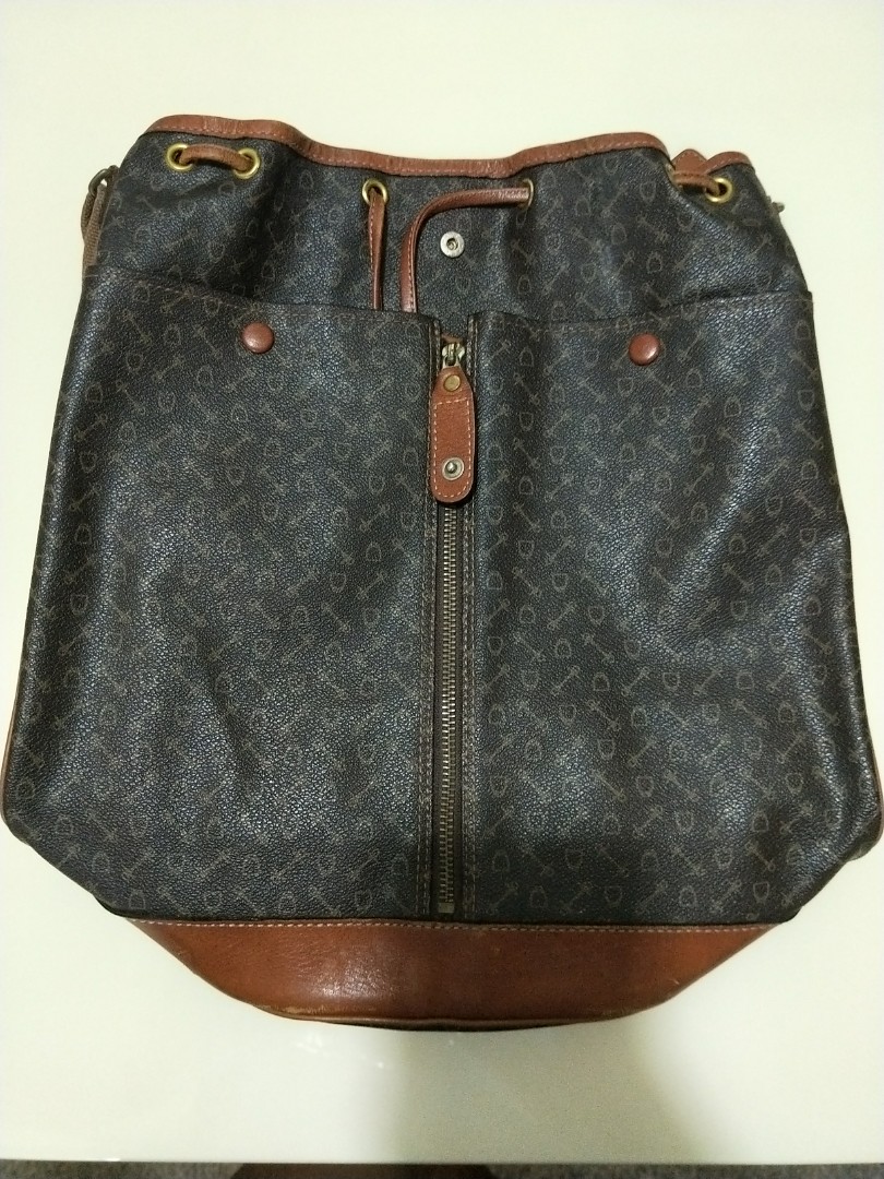 WHY Shoulder Bag, Women's Fashion, Bags & Wallets, Shoulder Bags on ...