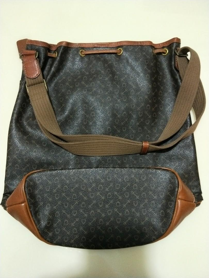 WHY Shoulder Bag, Women's Fashion, Bags & Wallets, Shoulder Bags on ...