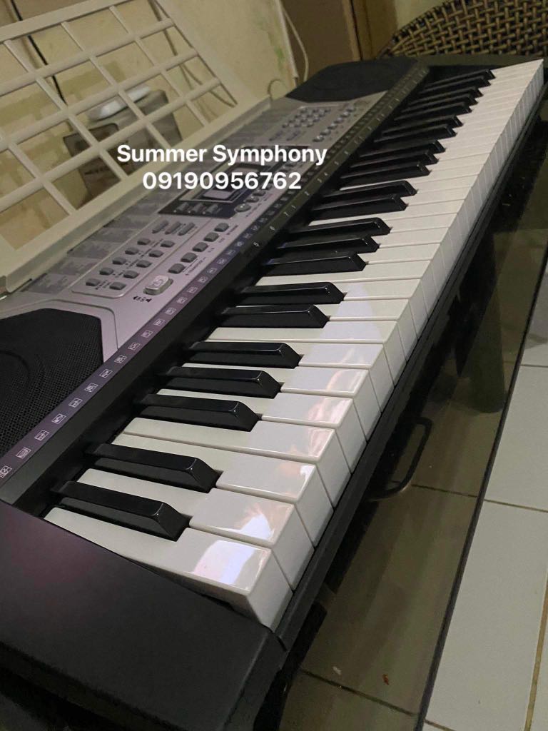 54 keys electric piano keyboard, Hobbies & Toys, Music & Media, Musical ...