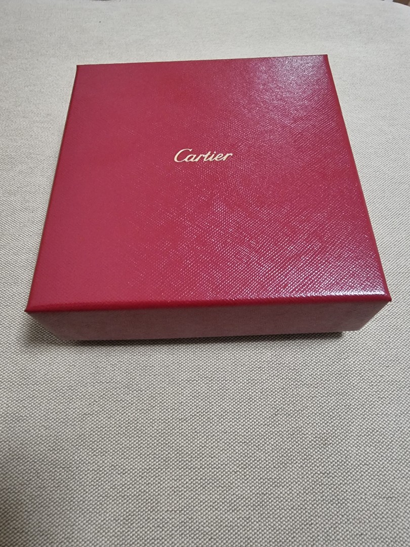 Cartier necklace box, Luxury, Accessories on Carousell