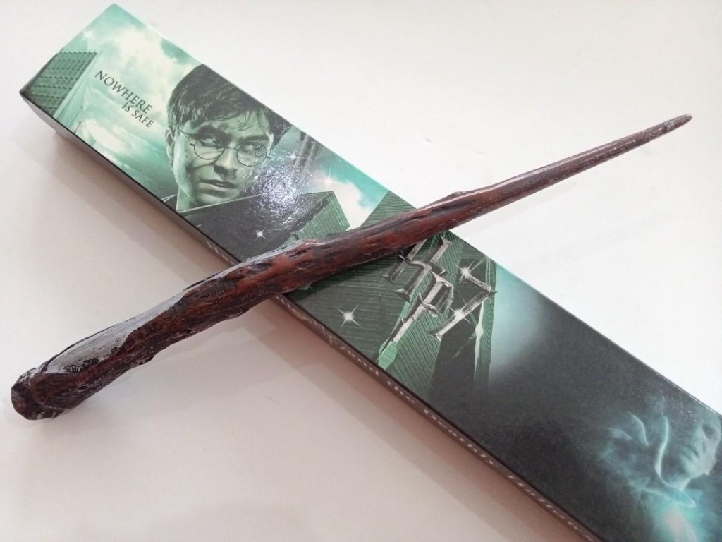 Harry Potter Wand Bellatrix Wand w/ the Box, Hobbies & Toys ...
