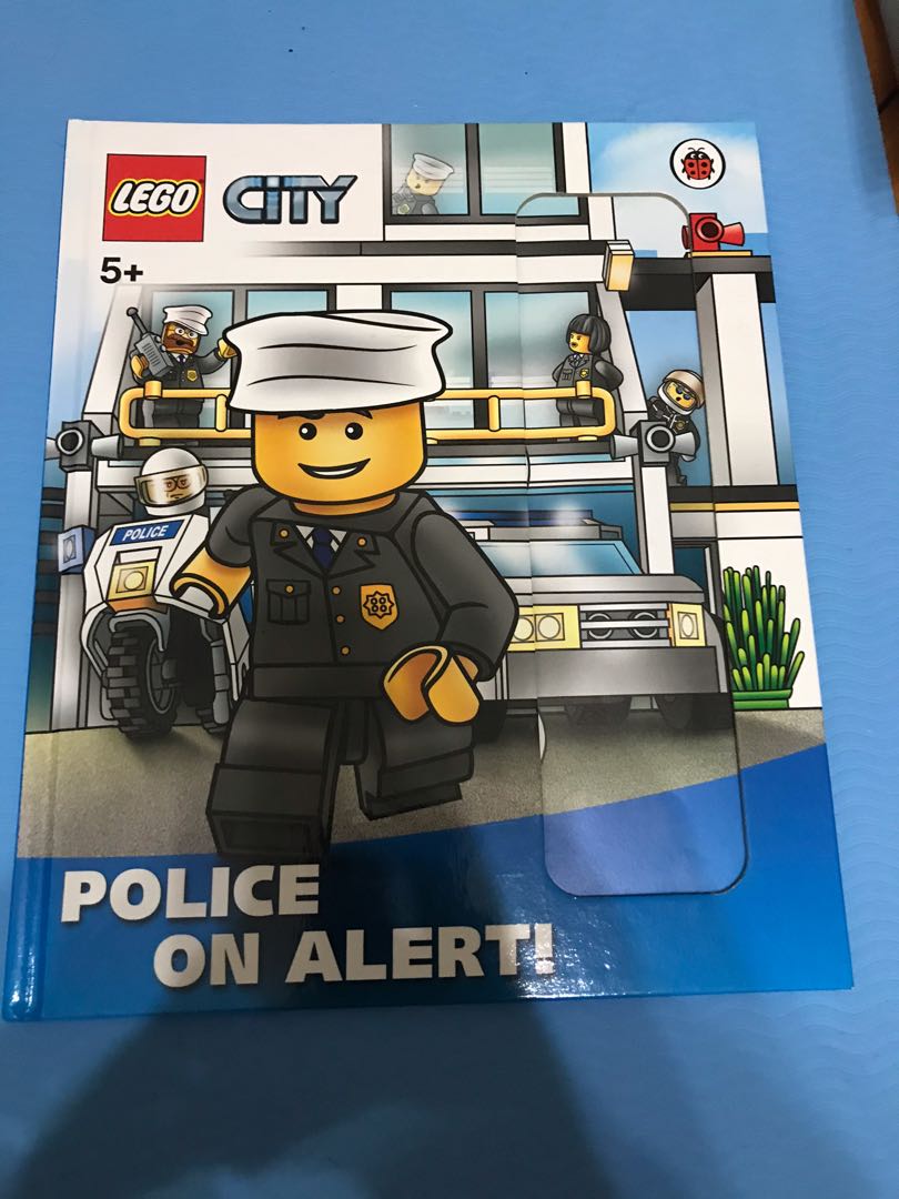 Lego city Police on alert, 興趣及遊戲, 書本 & 文具, 小說 & 故事書 - Carousell