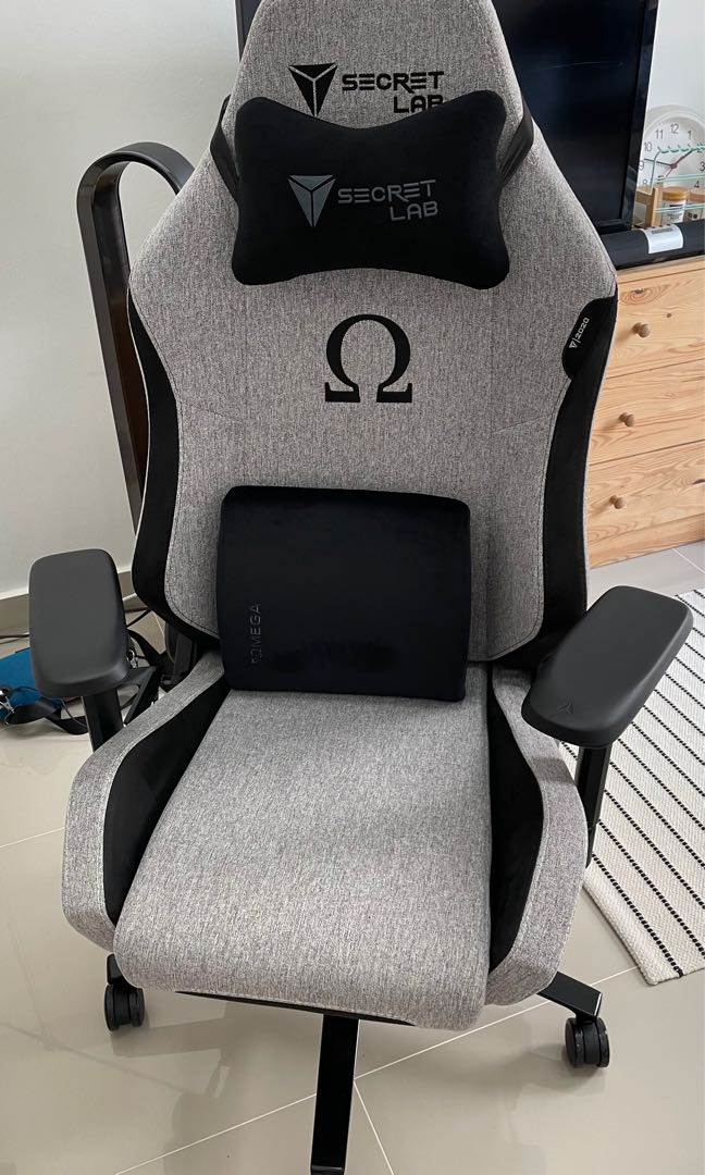 Secret Lab OMEGA chair - almost new, Furniture & Home Living, Furniture ...