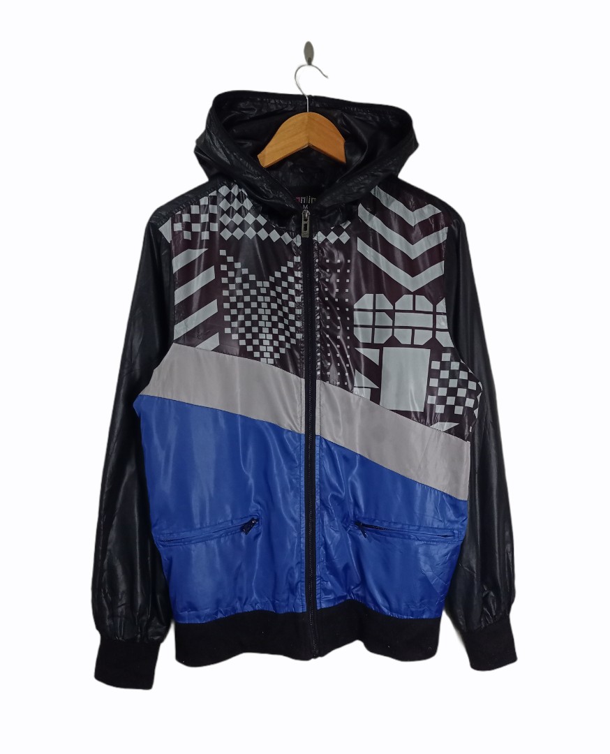 Ton Lion ( windbreaker ), Women's Fashion, Coats, Jackets and Outerwear ...