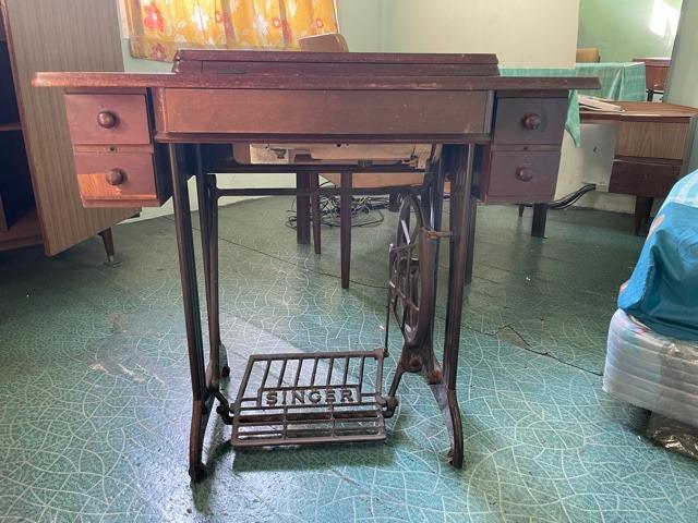 Vintage Singer sewing machine stand, Furniture & Home Living, Furniture ...