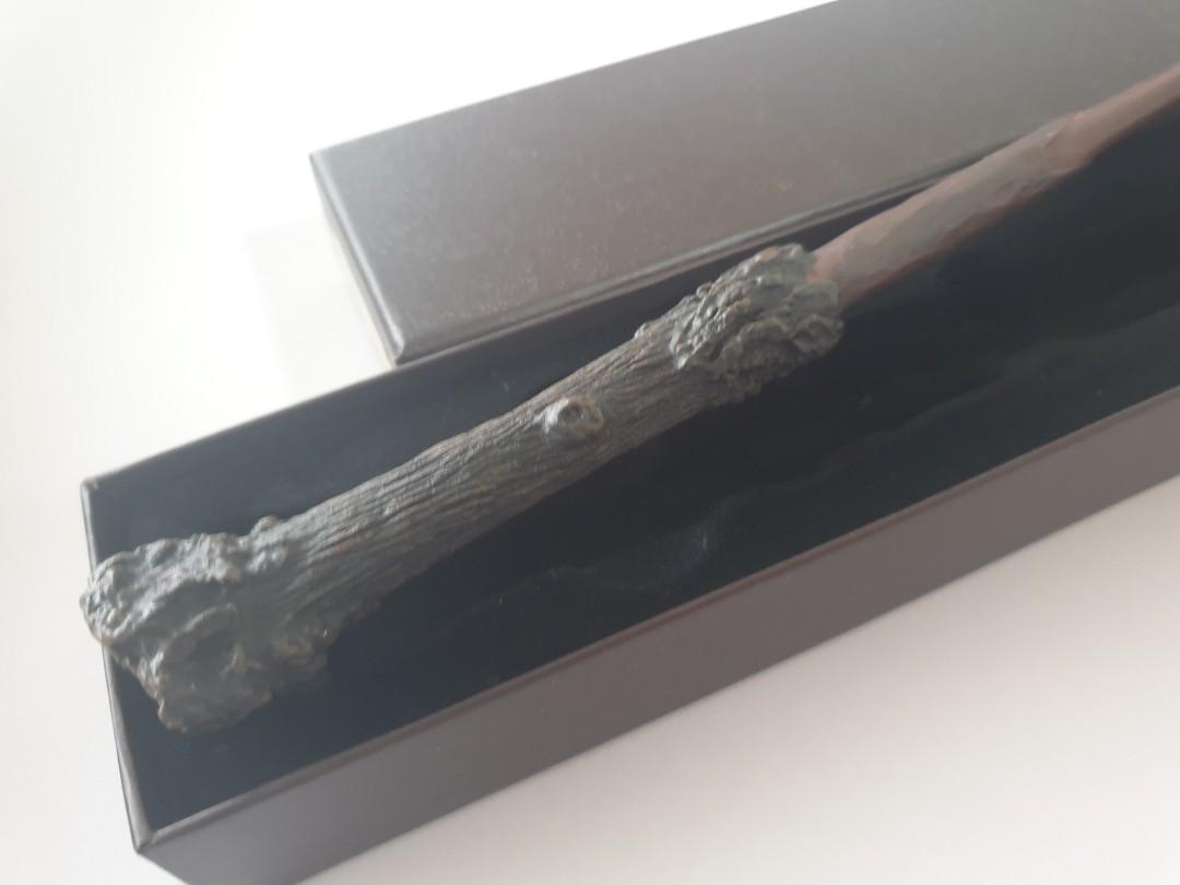 Authentic Harry Potter Wand, Hobbies & Toys, Memorabilia & Collectibles ...