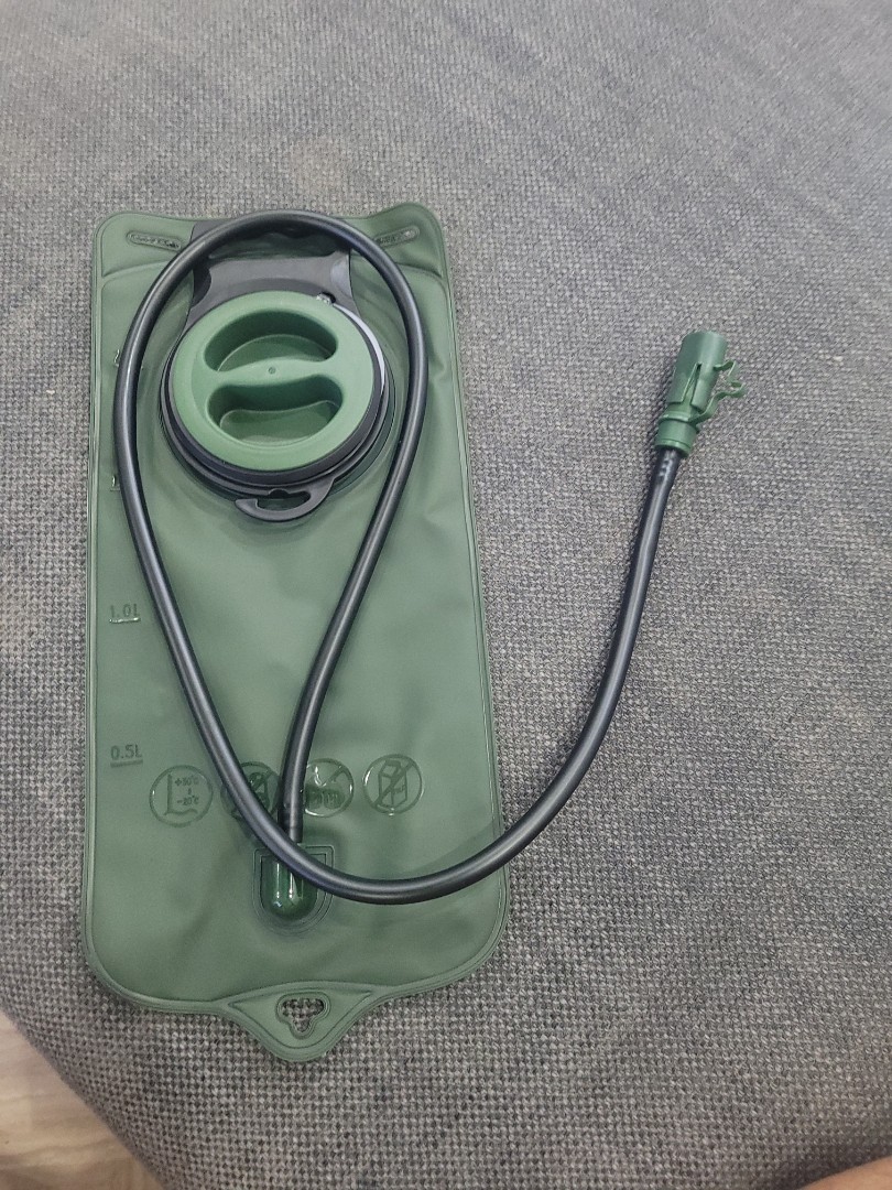 Hydration bladder 2l, Sports Equipment, Bicycles & Parts, Parts ...