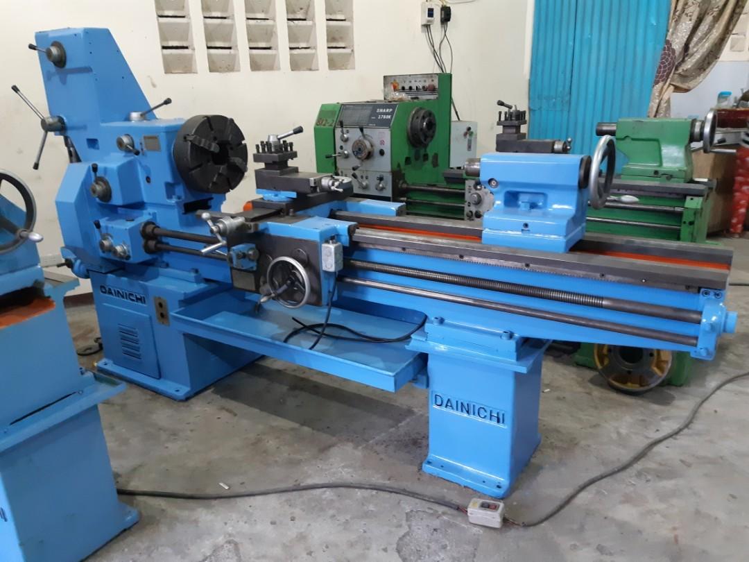 Lathe machine, Commercial & Industrial, Industrial Equipment on Carousell