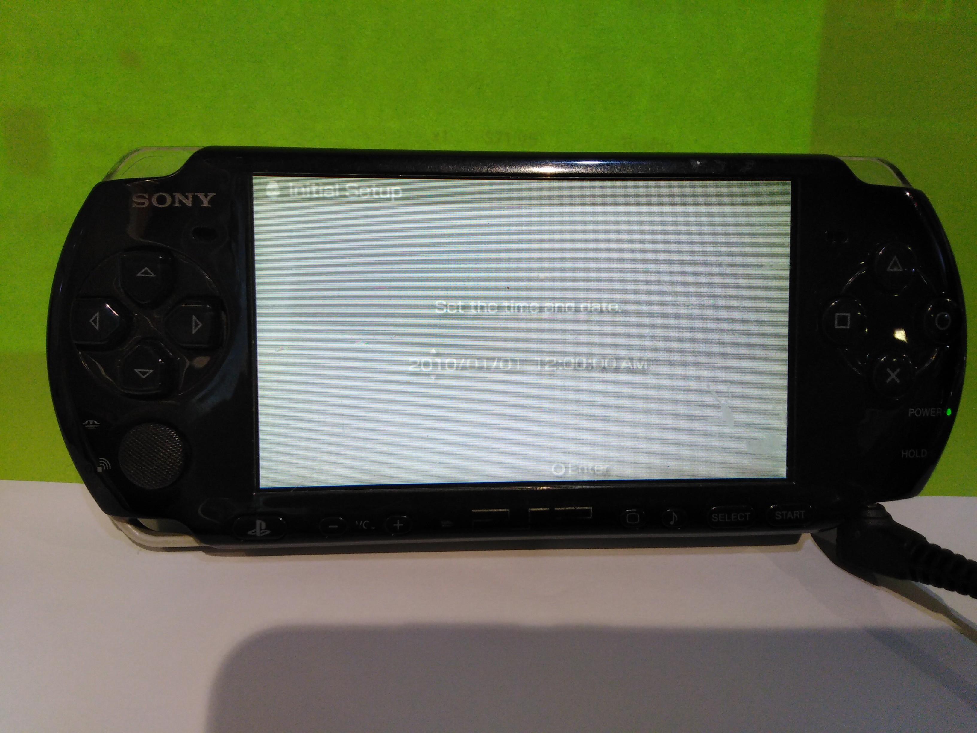 Psp 3000 series spoilt (right sided buttons), Video Gaming, Video Game ...
