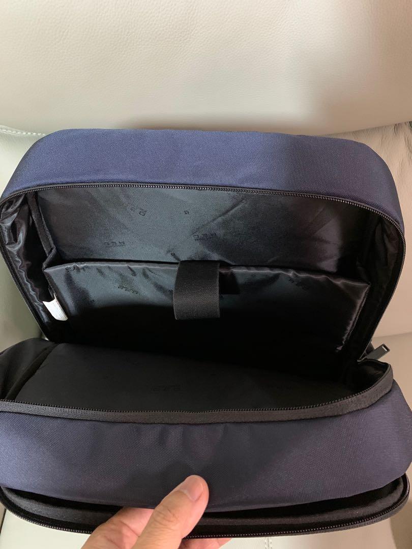 Samsonite Red HAEIL Backpack, Men's Fashion, Bags, Backpacks on Carousell