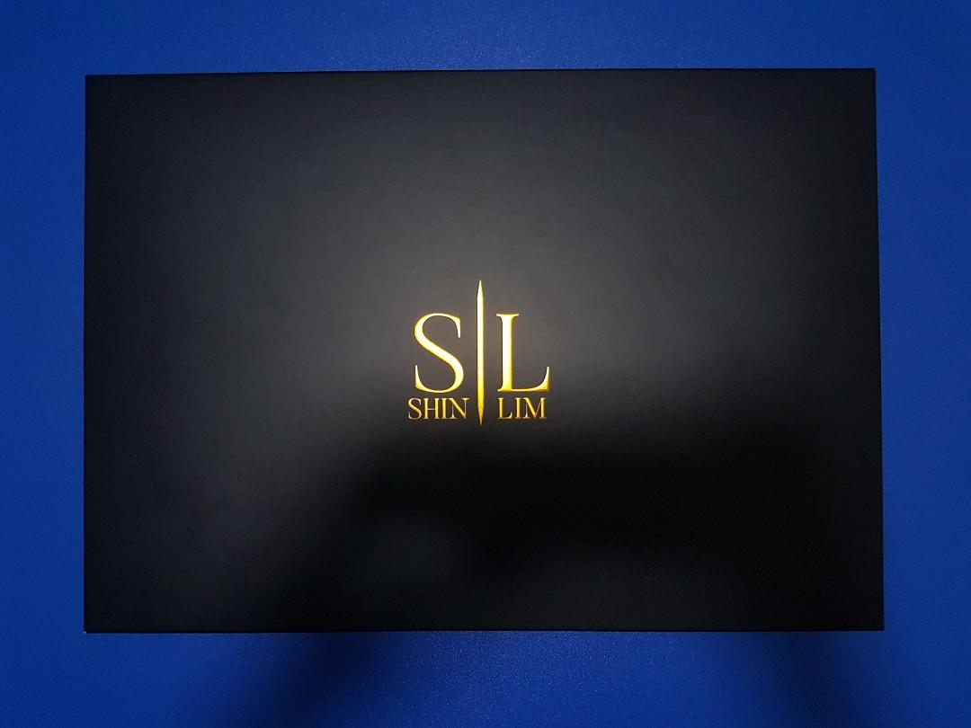 Shin Lim's Evolushin Of Magic Deluxe Magic Kit, Hobbies & Toys, Toys ...