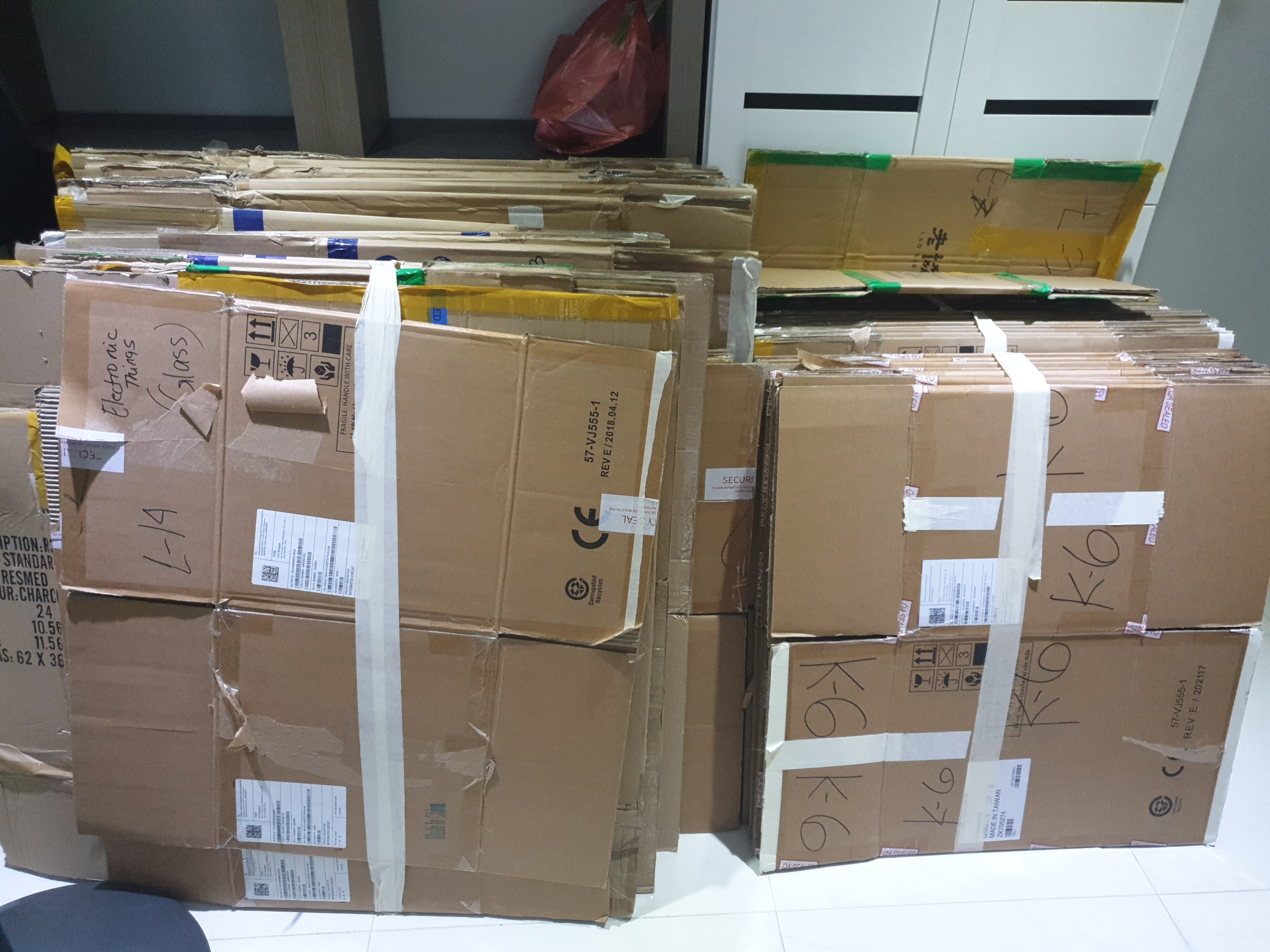 Used Carton Boxes, Furniture & Home Living, Home Improvement ...