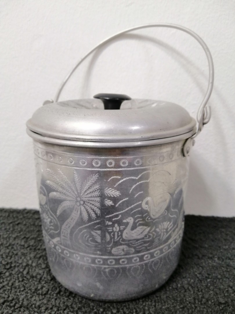 80s Retro Dabao Tin Container, Hobbies & Toys, Memorabilia ...