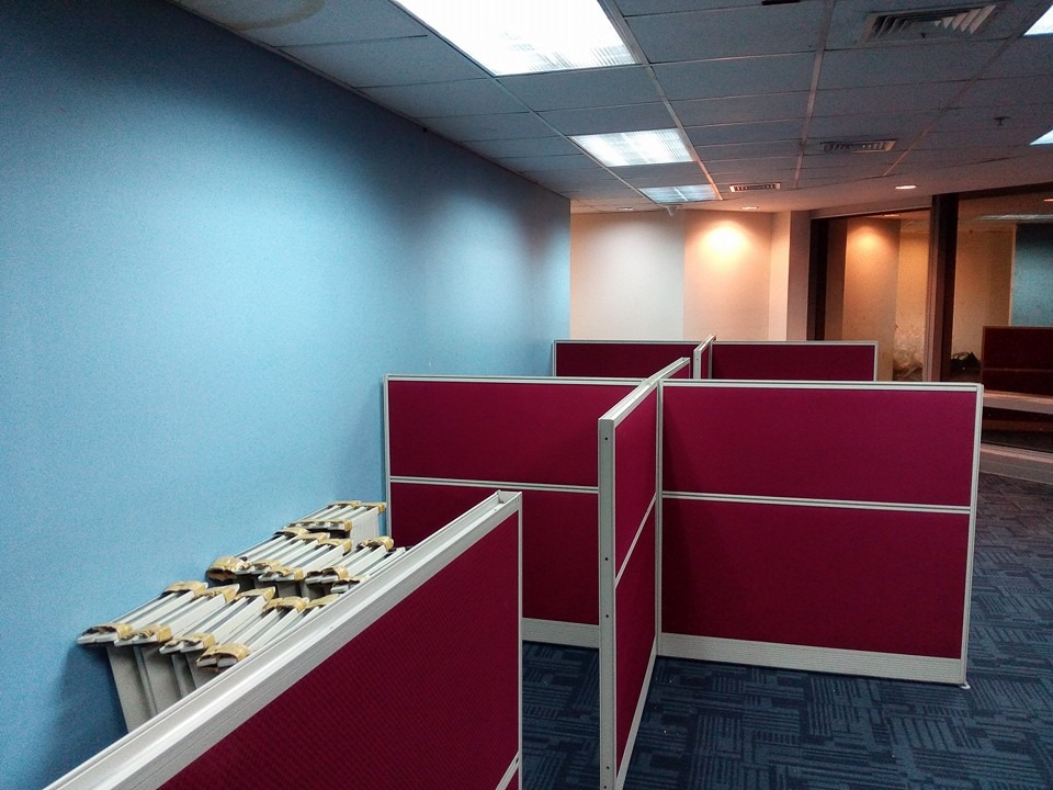 CROSS TYPE WORKSTATION TABLE OFFICE PARTITIONS, Furniture & Home Living ...