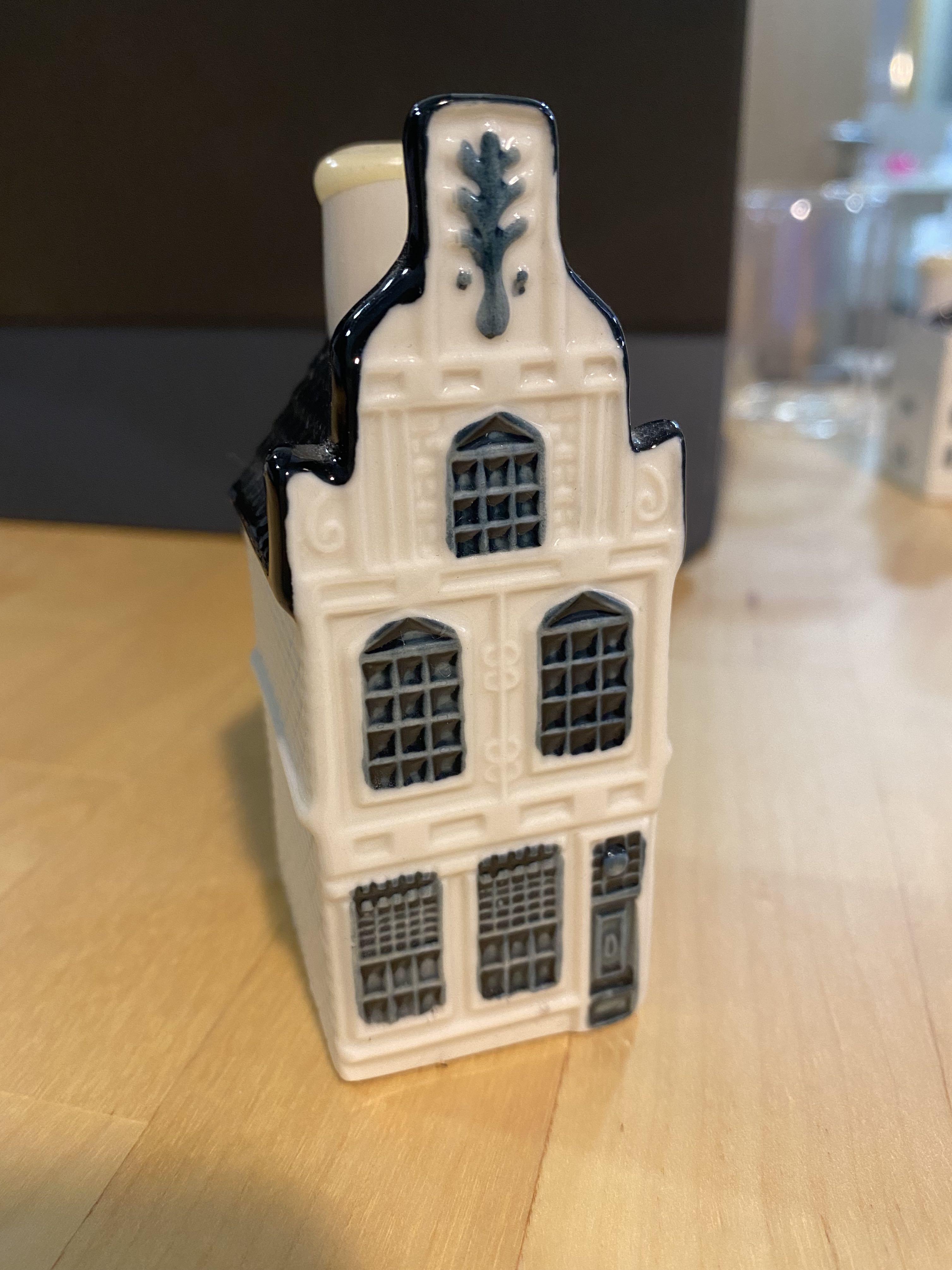 KLM Delft Blue House - No. 24, Hobbies & Toys, Memorabilia ...