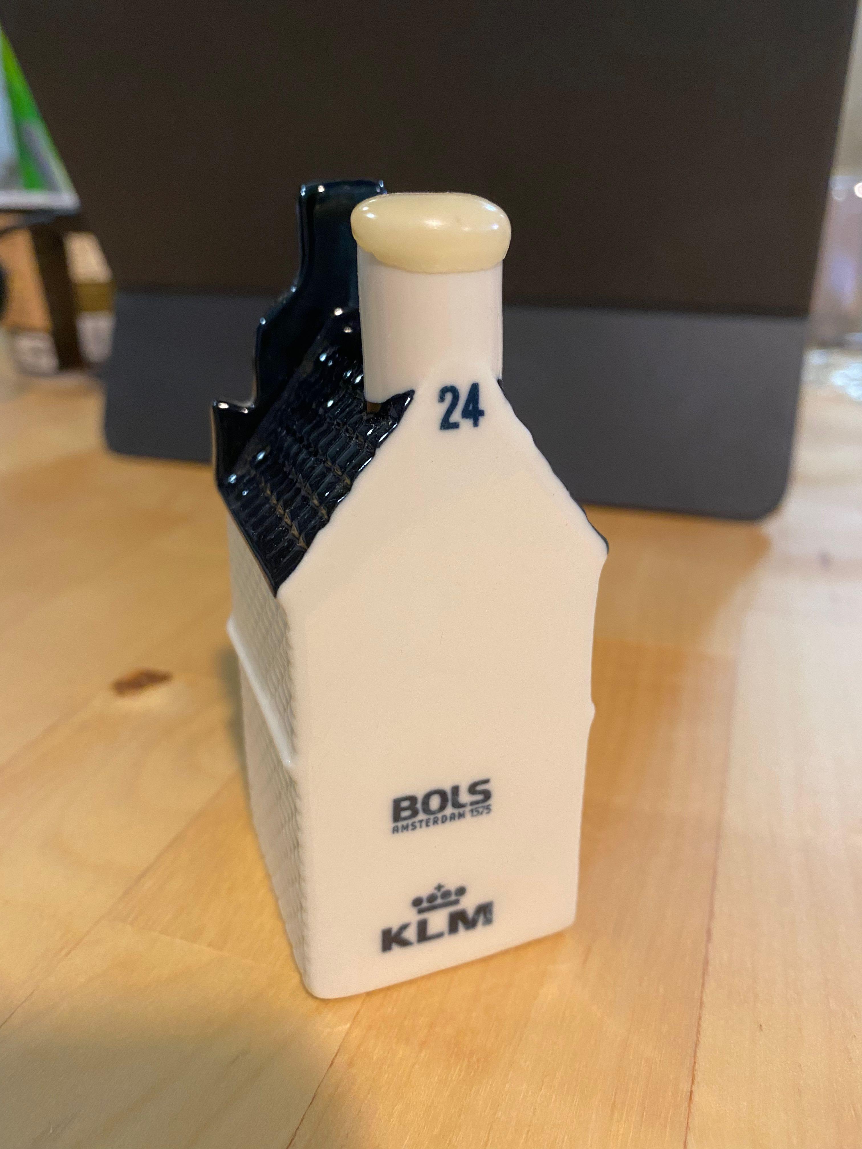 KLM Delft Blue House - No. 24, Hobbies & Toys, Memorabilia ...