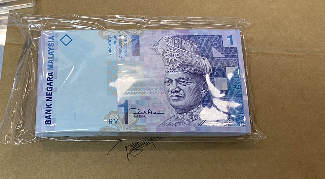 Malaysia RM$1 note . 100 pcs running no foxing, Hobbies & Toys ...