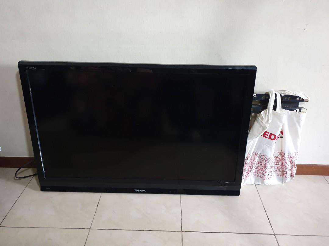Toshiba Regza 42 Inch, TV & Home Appliances, TV & Entertainment, TV on ...