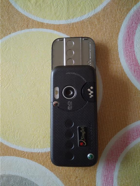 Vintage Sony Ericsson Walkman Slider Phone - An Engineering Marvel ...
