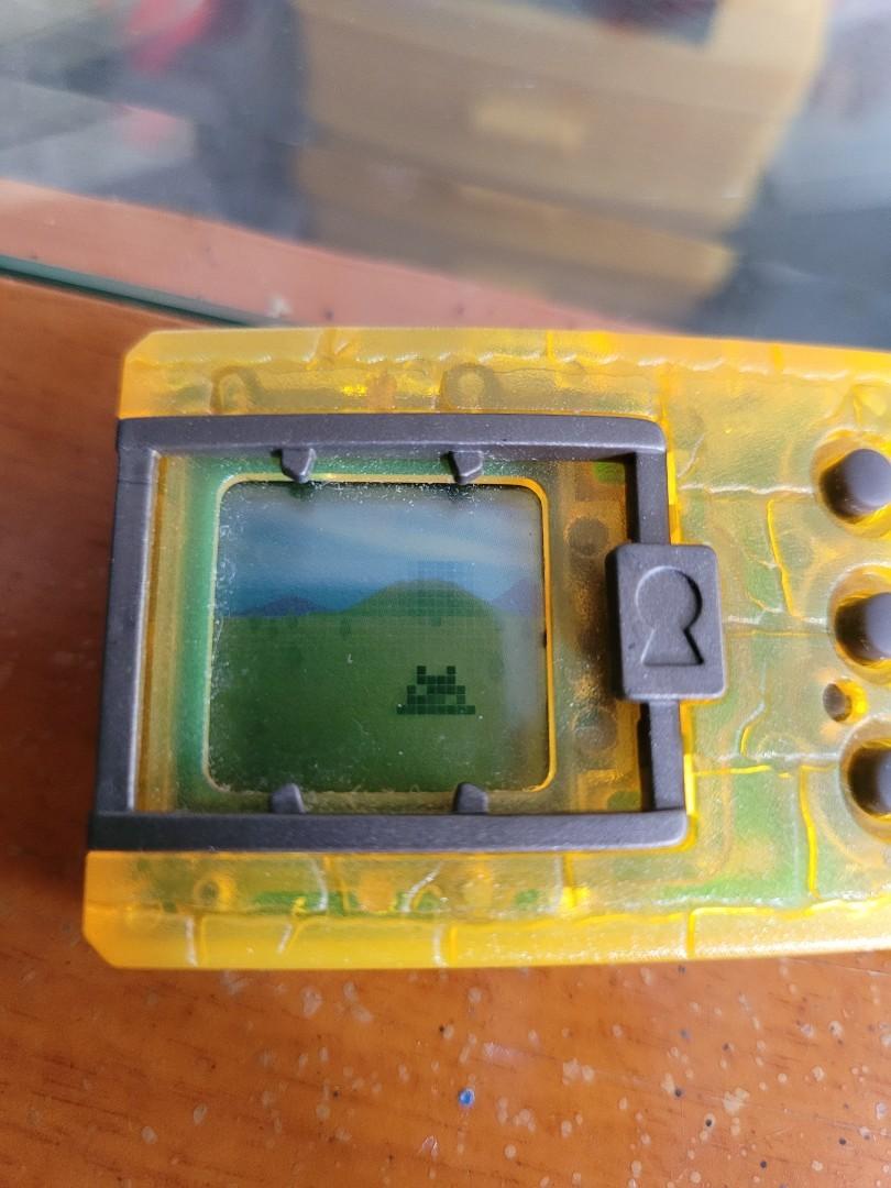 Digimon Vpet 1997 ( Vintage ) version 1, Video Gaming, Video Game ...