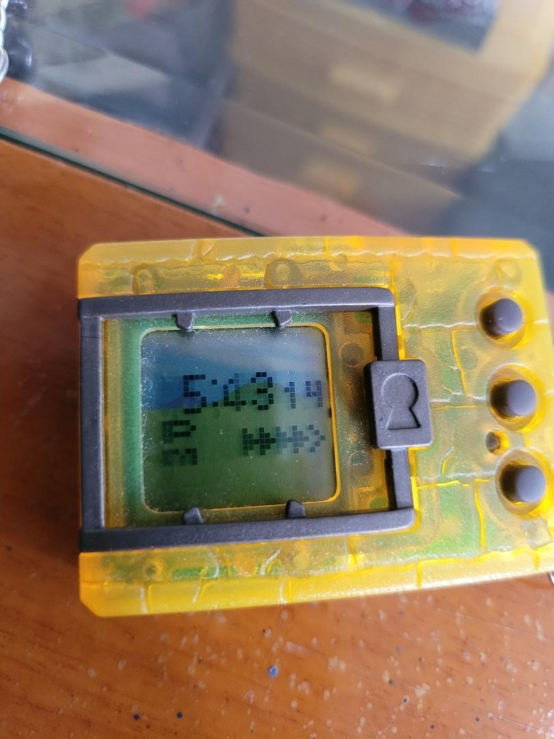 Digimon Vpet 1997 ( Vintage ) version 1, Video Gaming, Video Game ...