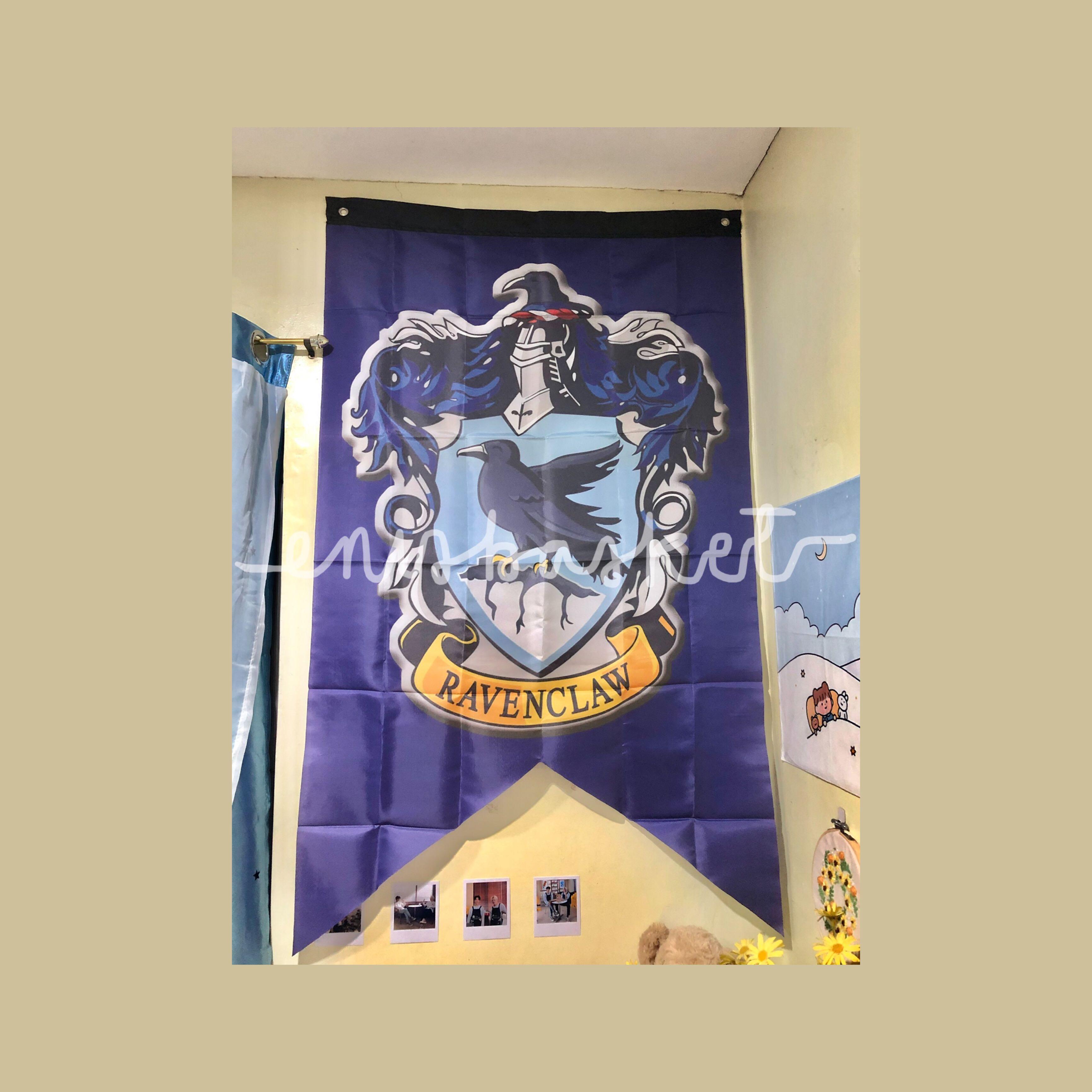 Harry Potter Collectibles Set (Golden Snitch Model + Gryffindor Comb ...