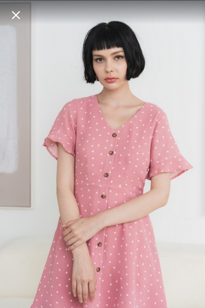 Thestagewalk YARA HEART-SHAPED FLUTTER SLEEVES DRESS IN ROSE PINK ...