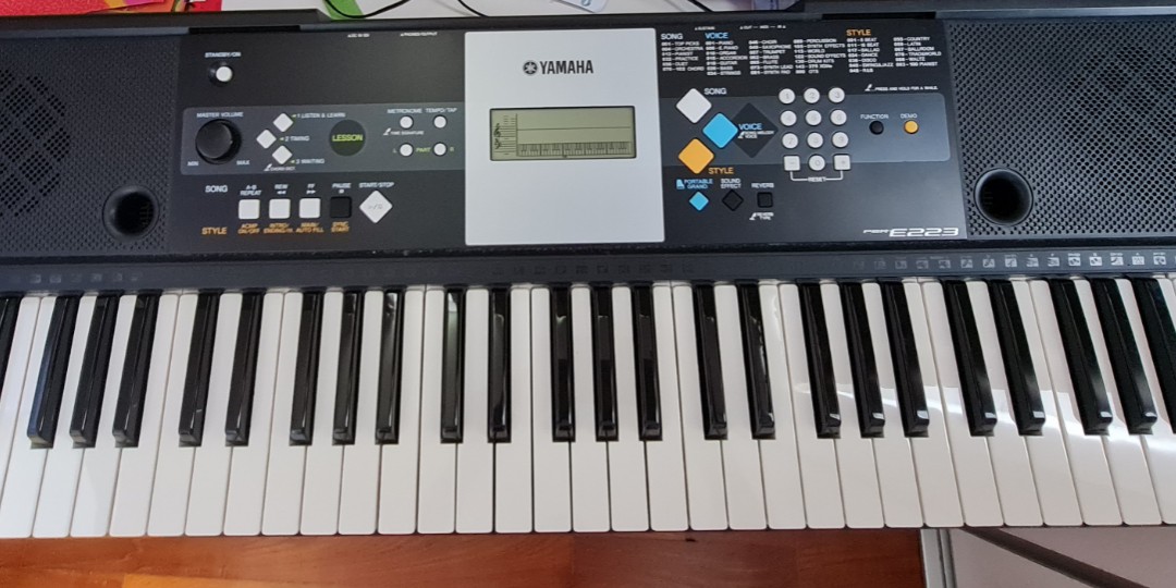 Yamaha Electone PSR E223, Hobbies & Toys, Music & Media, Musical ...