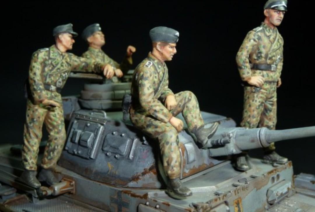 1/35 Dragon #6028 Tiger Aces "Normandy 1944" c/w 5 soldiers (WWII 2nd ...