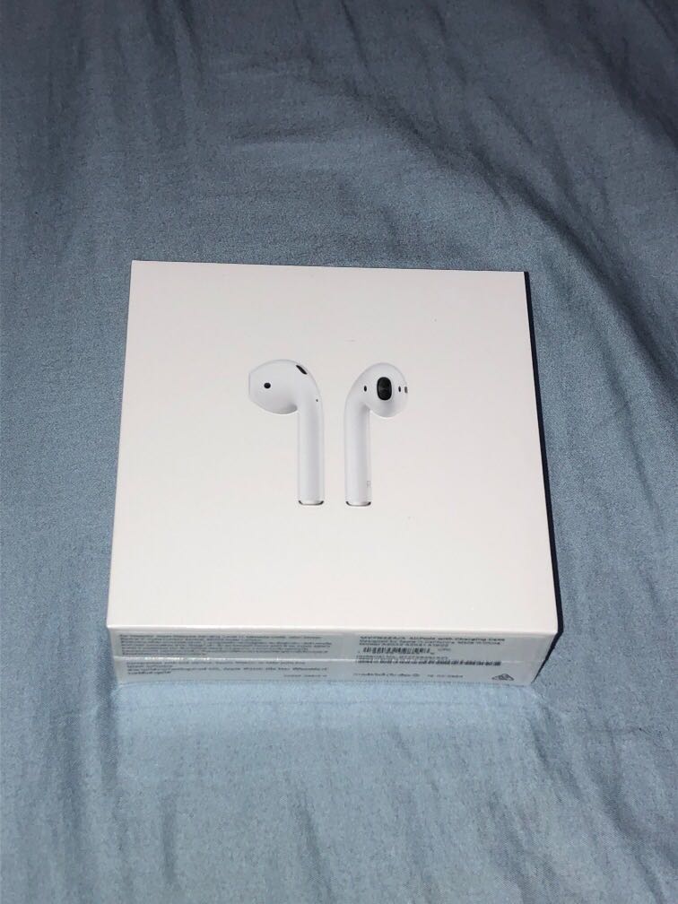 apple airpods gen1 w free casing, Audio, Earphones on Carousell