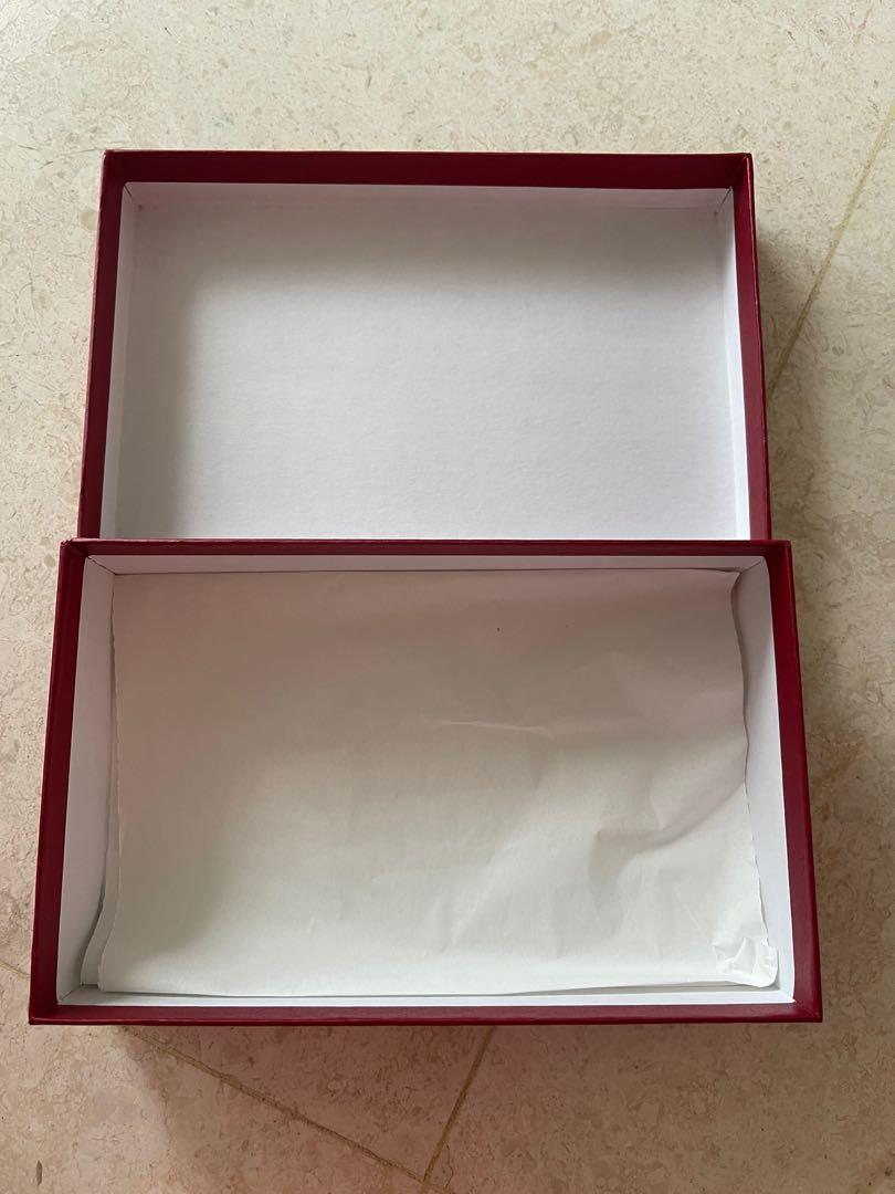 Ferragamo Gift Box, Luxury, Accessories on Carousell