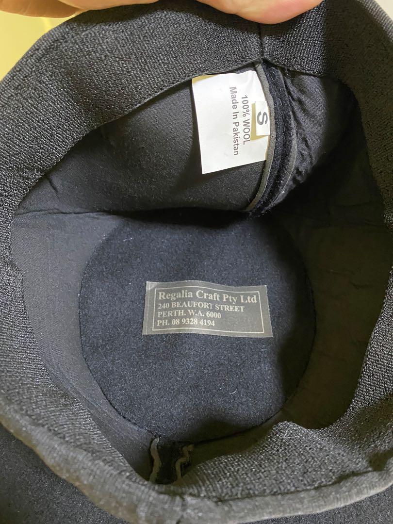Murdoch graduation gown, Everything Else on Carousell