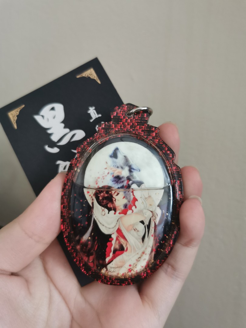 nine tail fox 九尾狐 amulet, Hobbies & Toys, Memorabilia & Collectibles ...