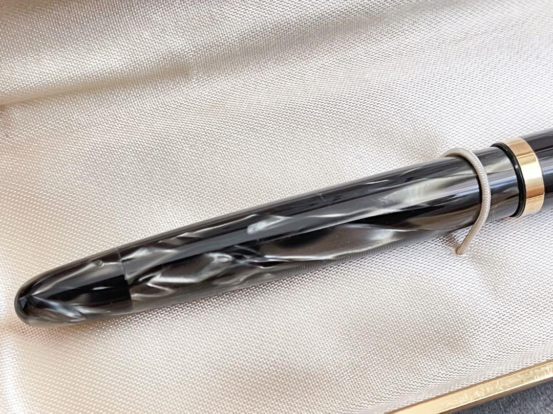 Omas 556/S grey pearl celluloid 1940s, Hobbies & Toys, Memorabilia ...
