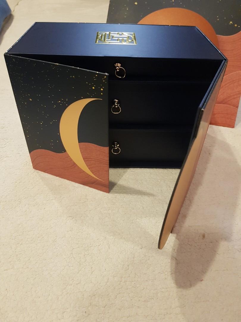 2021 Hyatt Mooncake box, Food & Drinks, Homemade Bakes on Carousell
