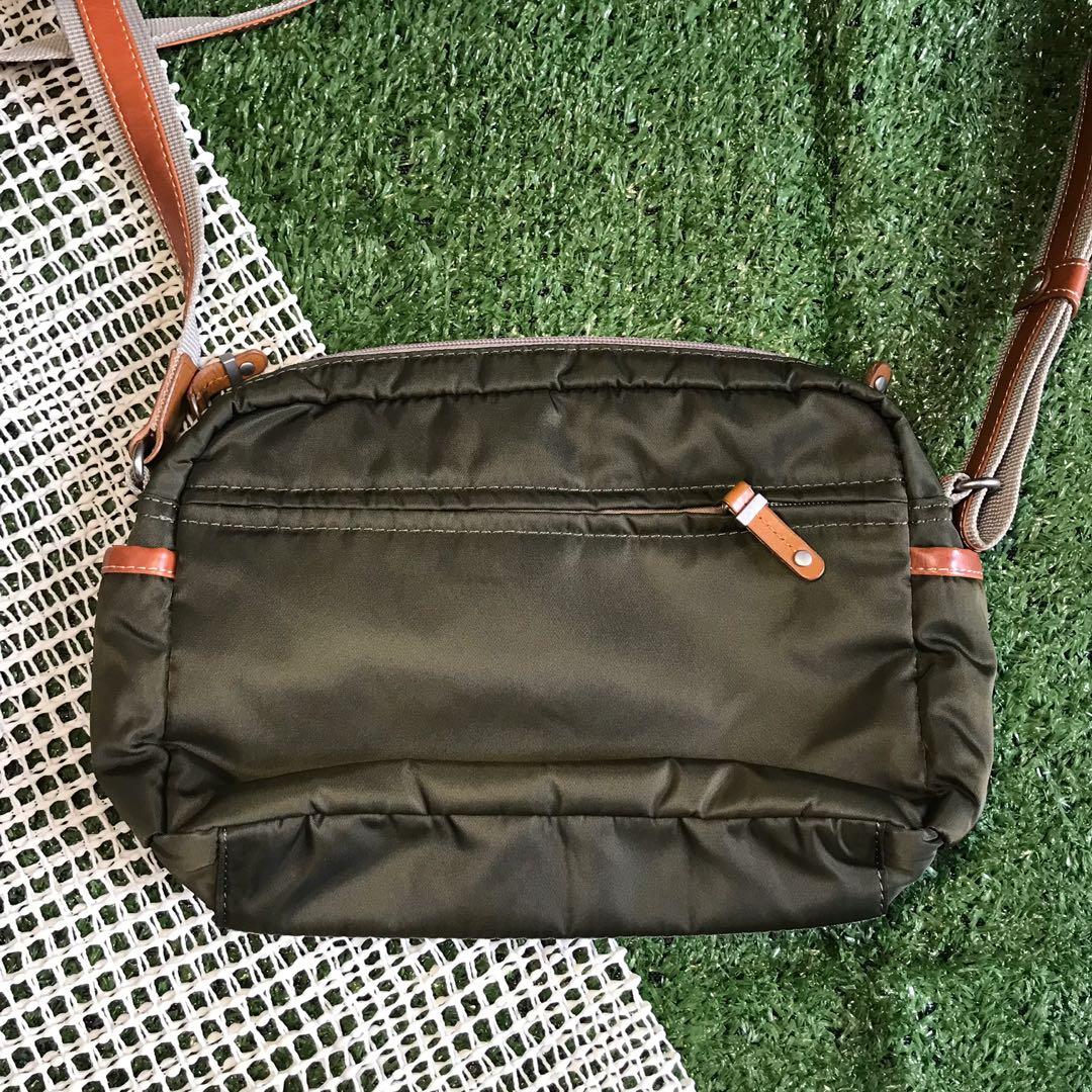 Spasso Shoulder Bag, Women's Fashion, Bags & Wallets, Cross-body Bags ...