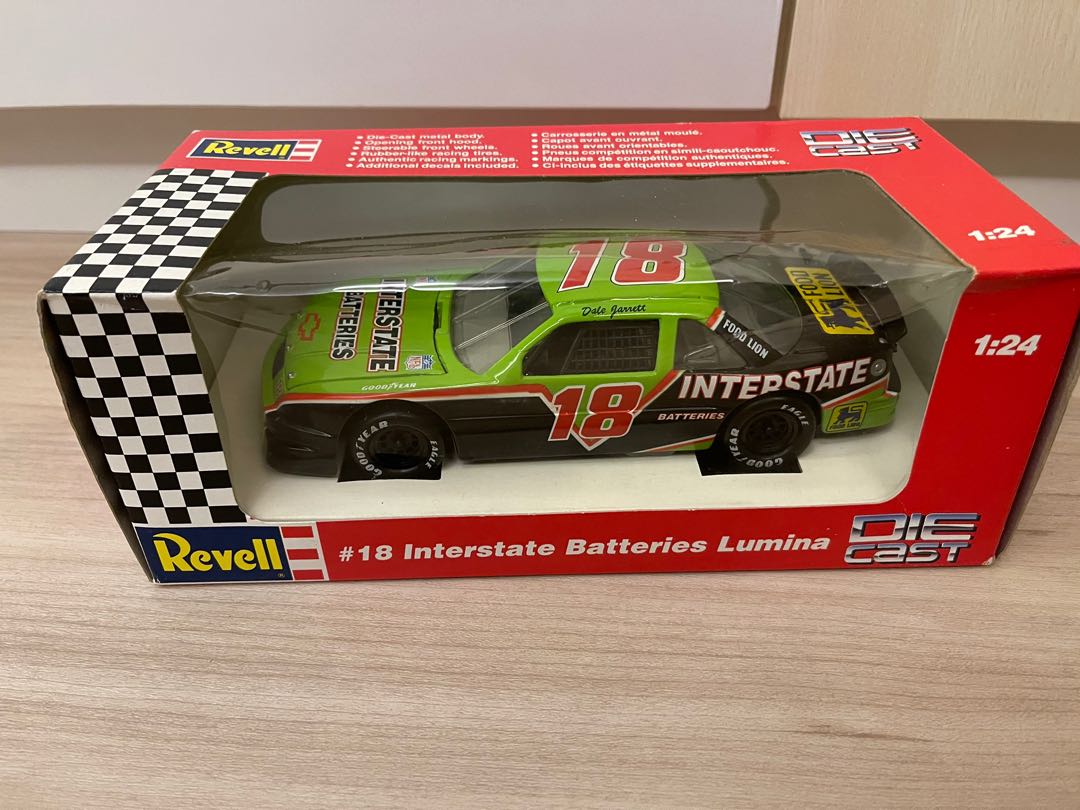 1:24 revell diecast interstate batteries 跑車, 興趣及遊戲, 玩具 & 遊戲類 - Carousell