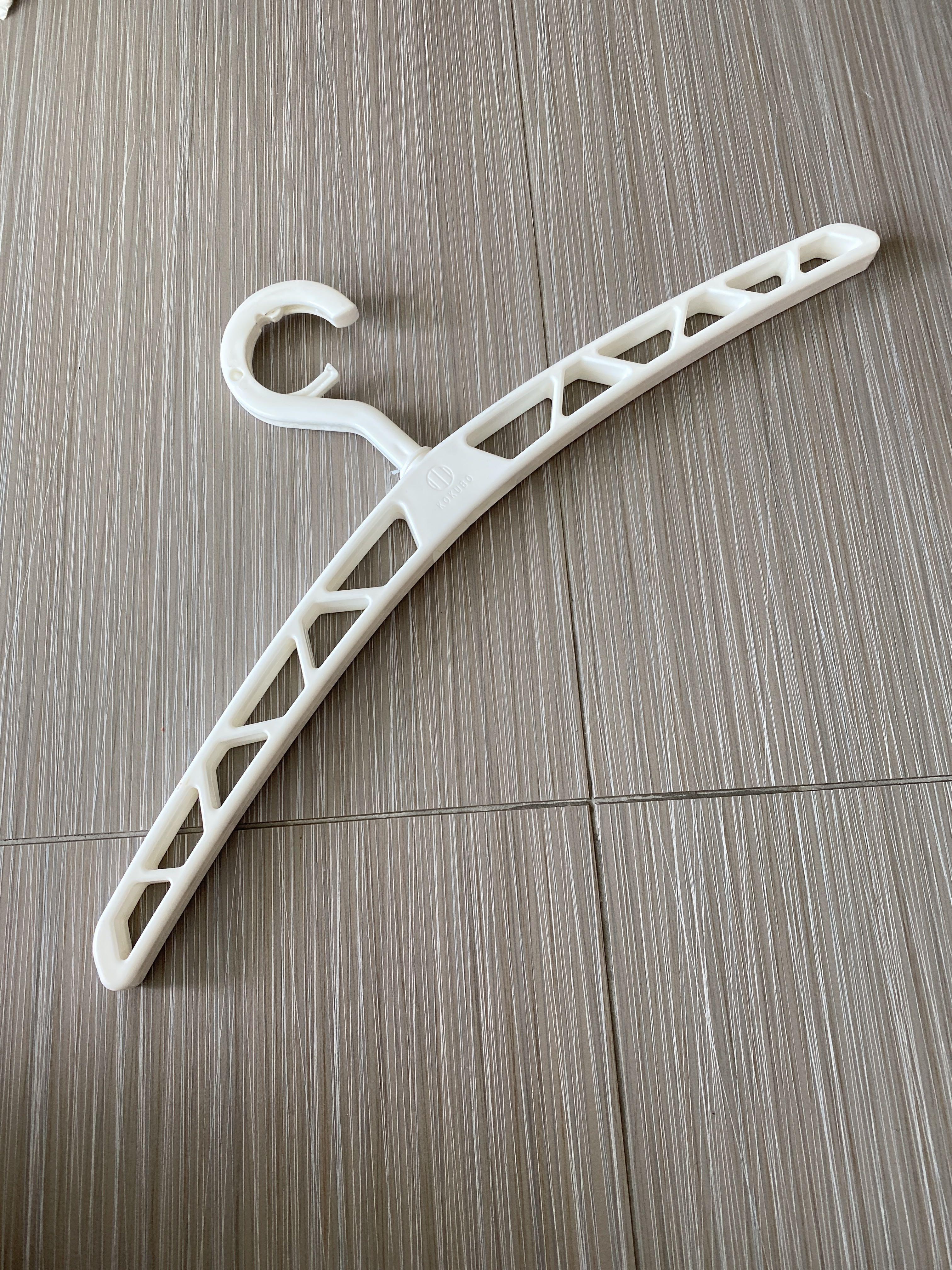 Daiso hanger, Furniture & Home Living, Home Improvement & Organisation ...