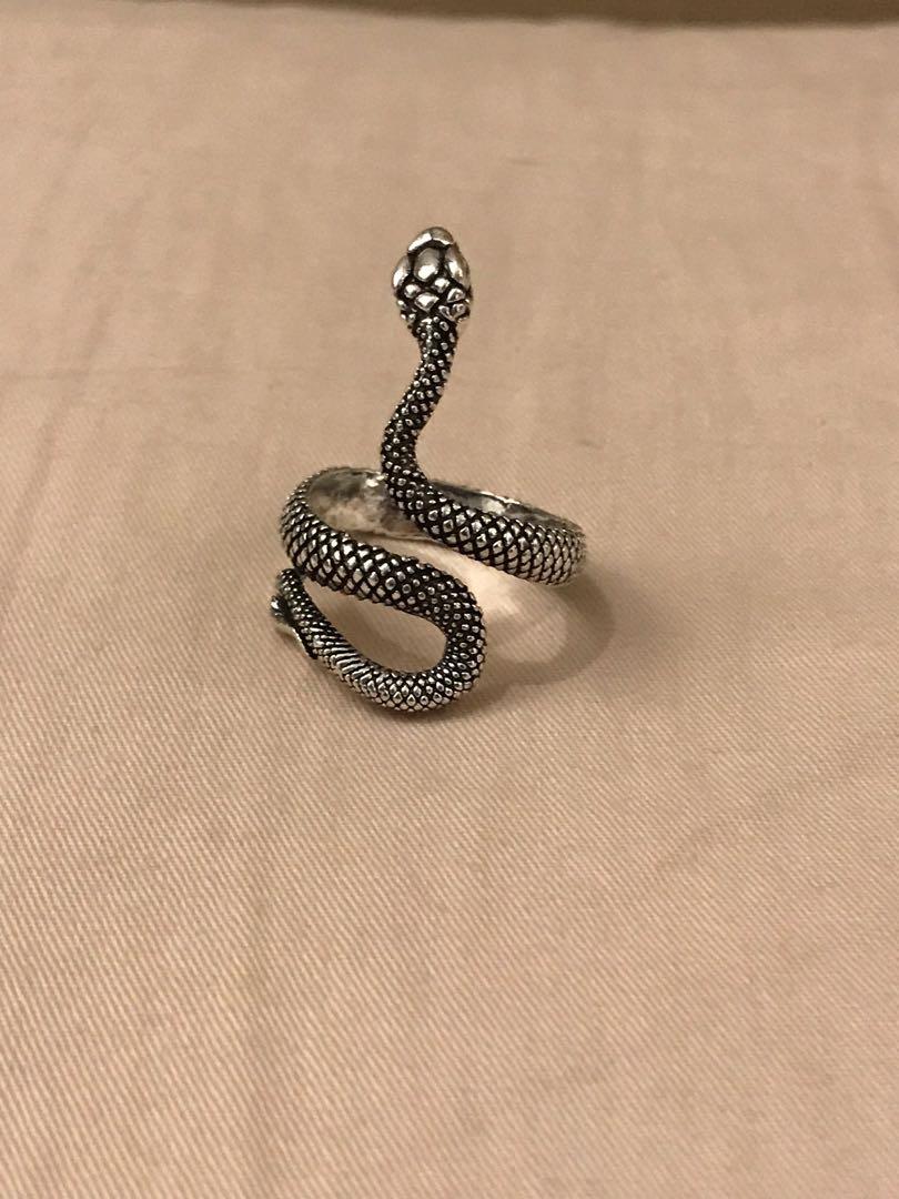 goth snake ring, Women's Fashion, Jewelry & Organisers, Rings on Carousell