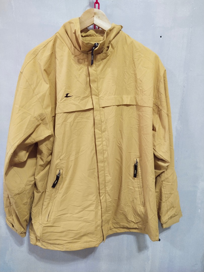 LECAF WINDBREAKER, Men's Fashion, Coats, Jackets and Outerwear on Carousell