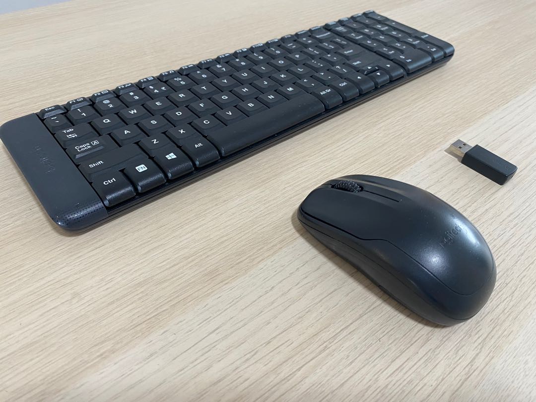Logitech K220, Computers & Tech, Parts & Accessories, Computer Keyboard ...