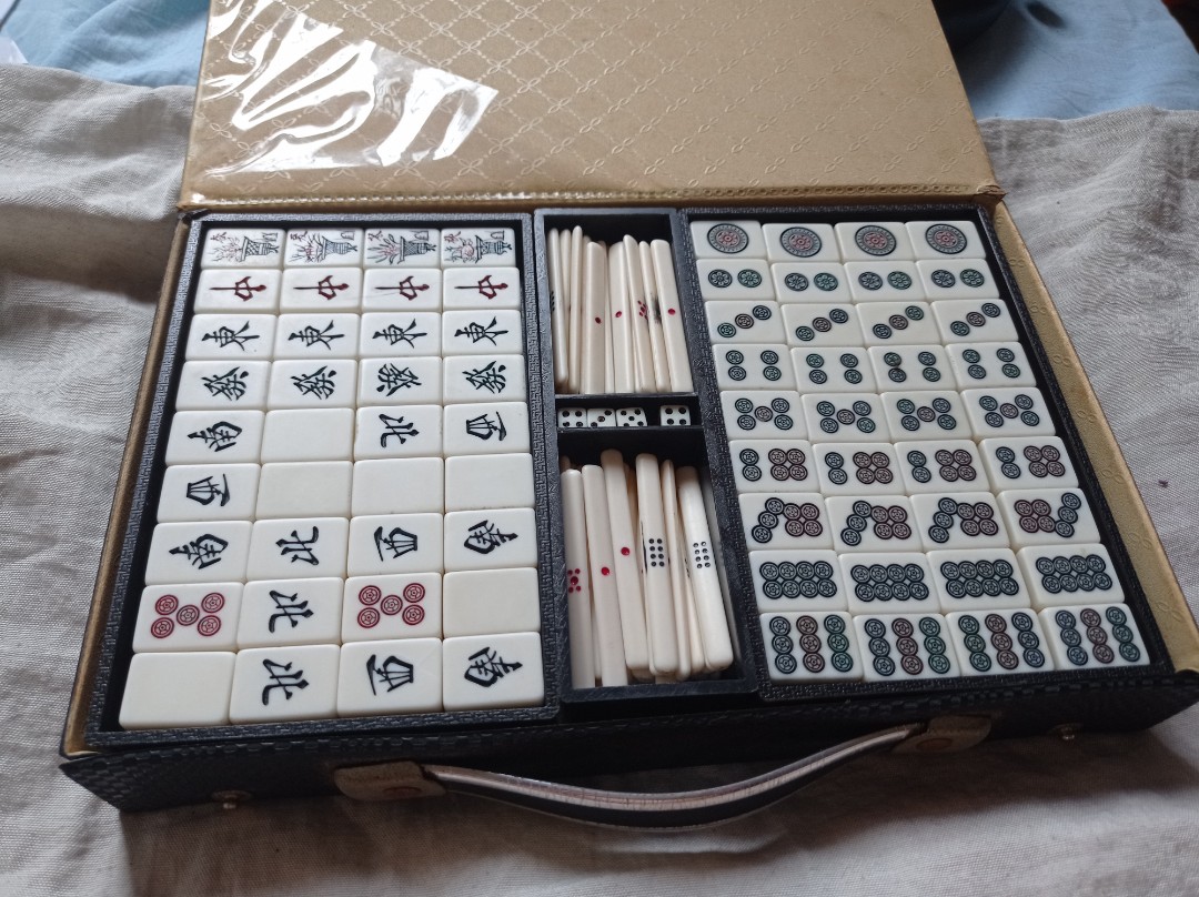 Mini mahjong set, Hobbies & Toys, Toys & Games on Carousell