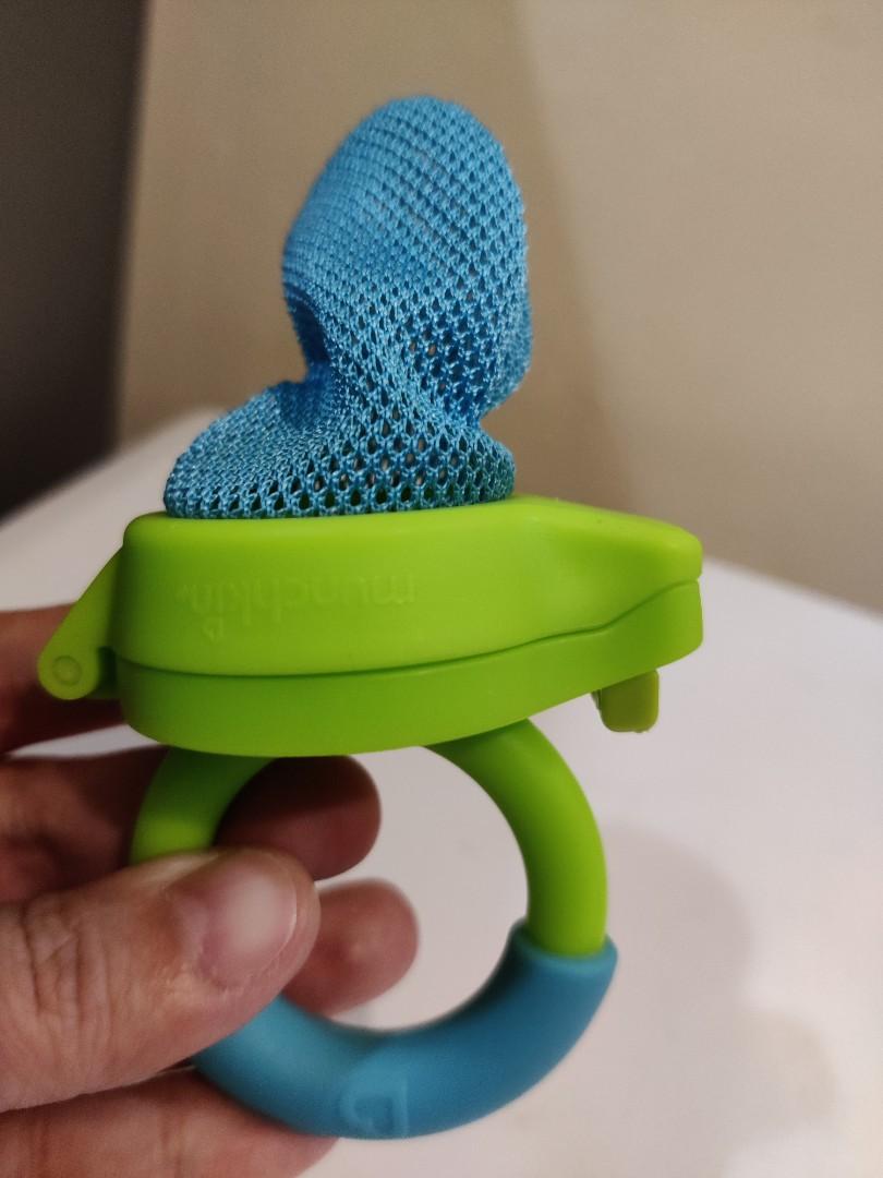 Oxo Tot Feeder / Munchkin Mesh Feeder, Babies & Kids, Nursing & Feeding ...