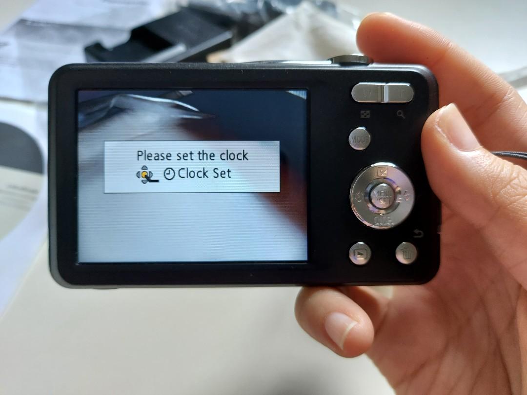 Panasonic LUMIX DMC-FH4, Photography, Cameras on Carousell